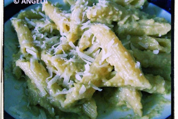 Makaron z cukinią sycylijską tzw. cucuzza lunga - Pasta with cucuzza ...